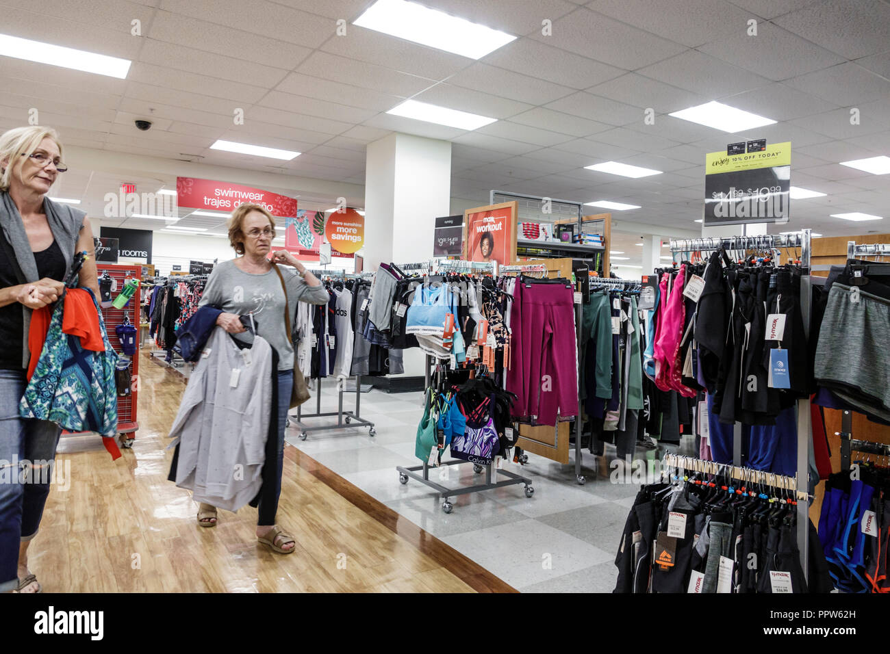 Tj Maxx Interior High Resolution Stock Photography and Images - Alamy