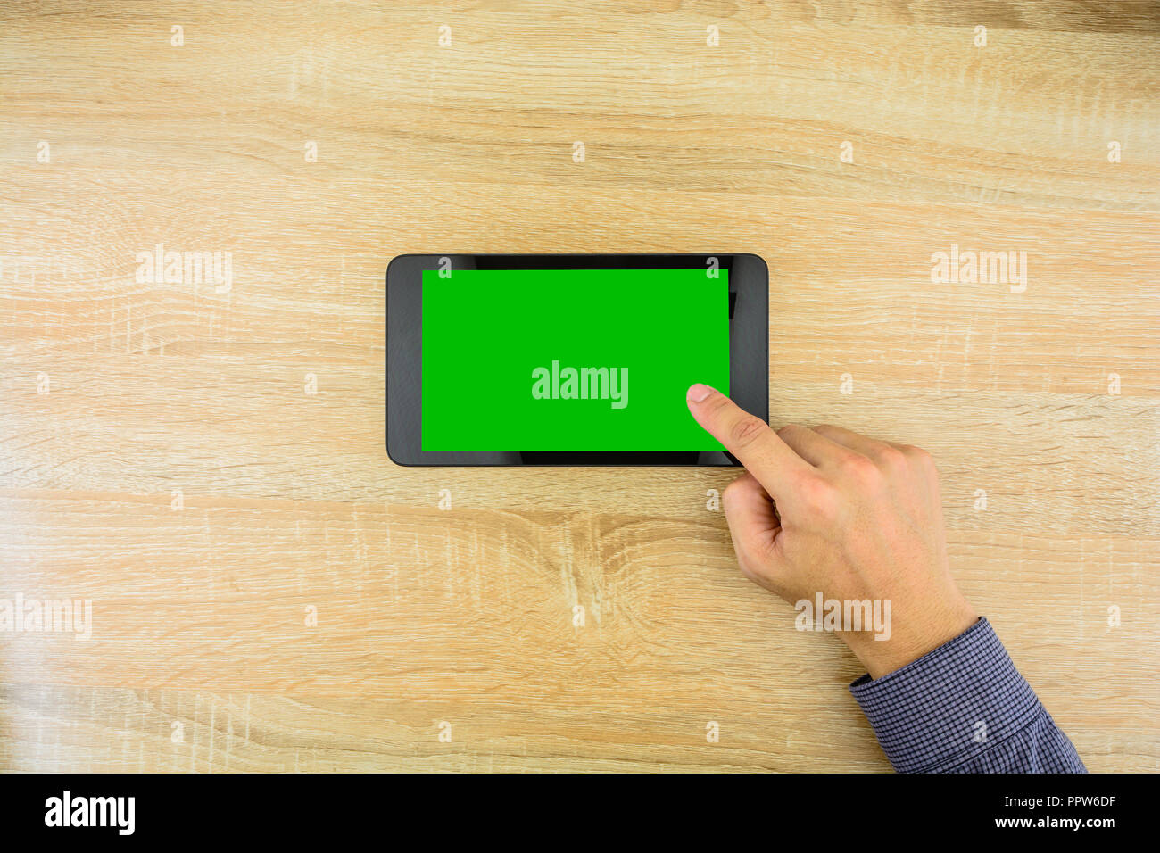 Tablet green screen on table hi-res stock photography and images - Alamy