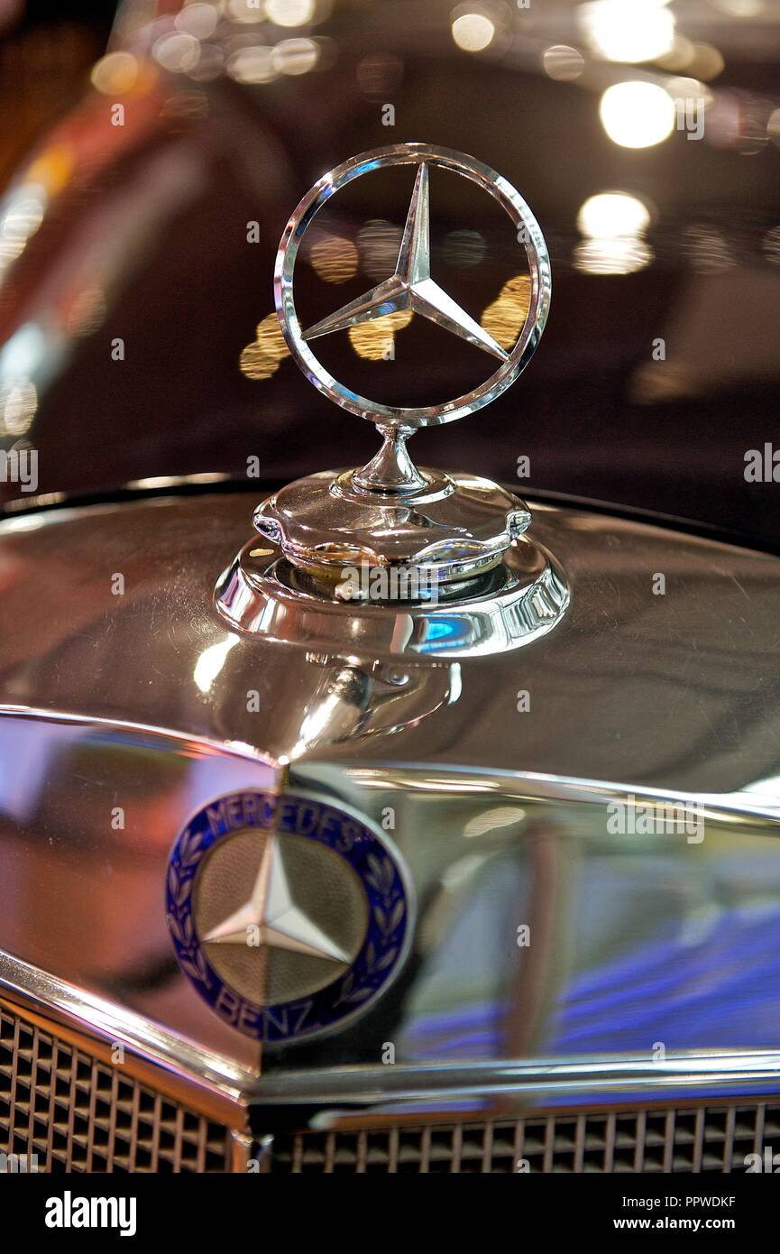 Mercedes-Benz Center Munich Stock Photo - Alamy