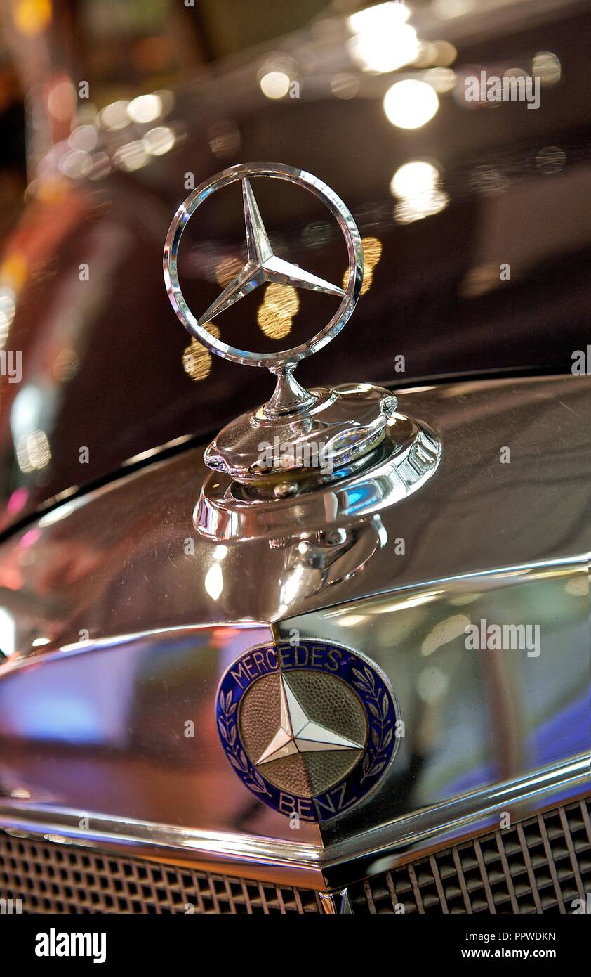 Mercedes-Benz Center Munich Stock Photo - Alamy
