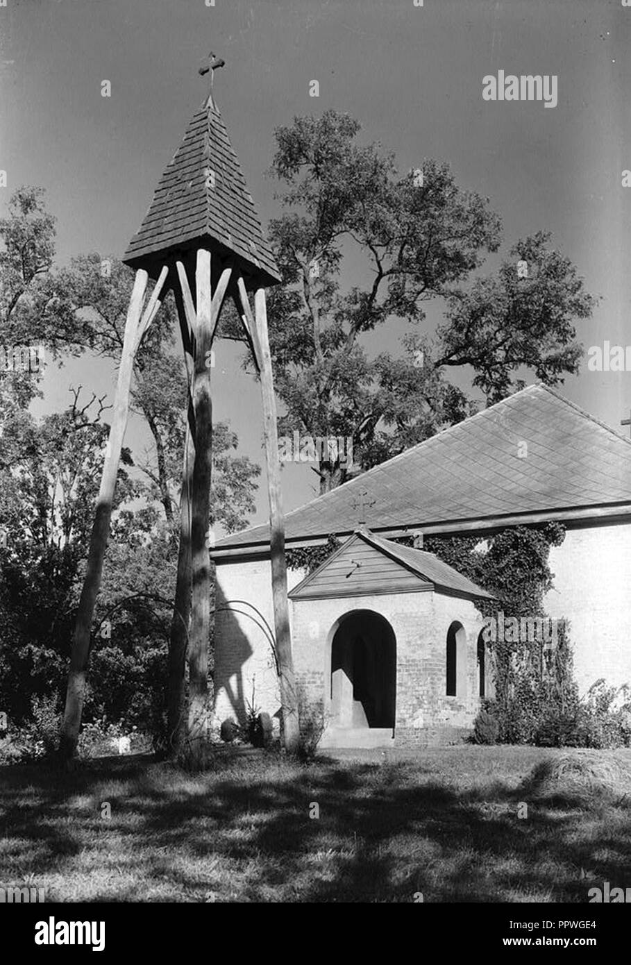 Broad church Black and White Stock Photos & Images - Alamy