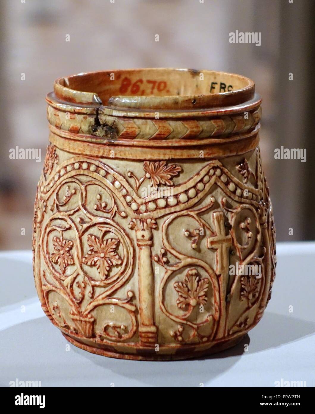 Ivory pyxis hi-res stock photography and images - Alamy