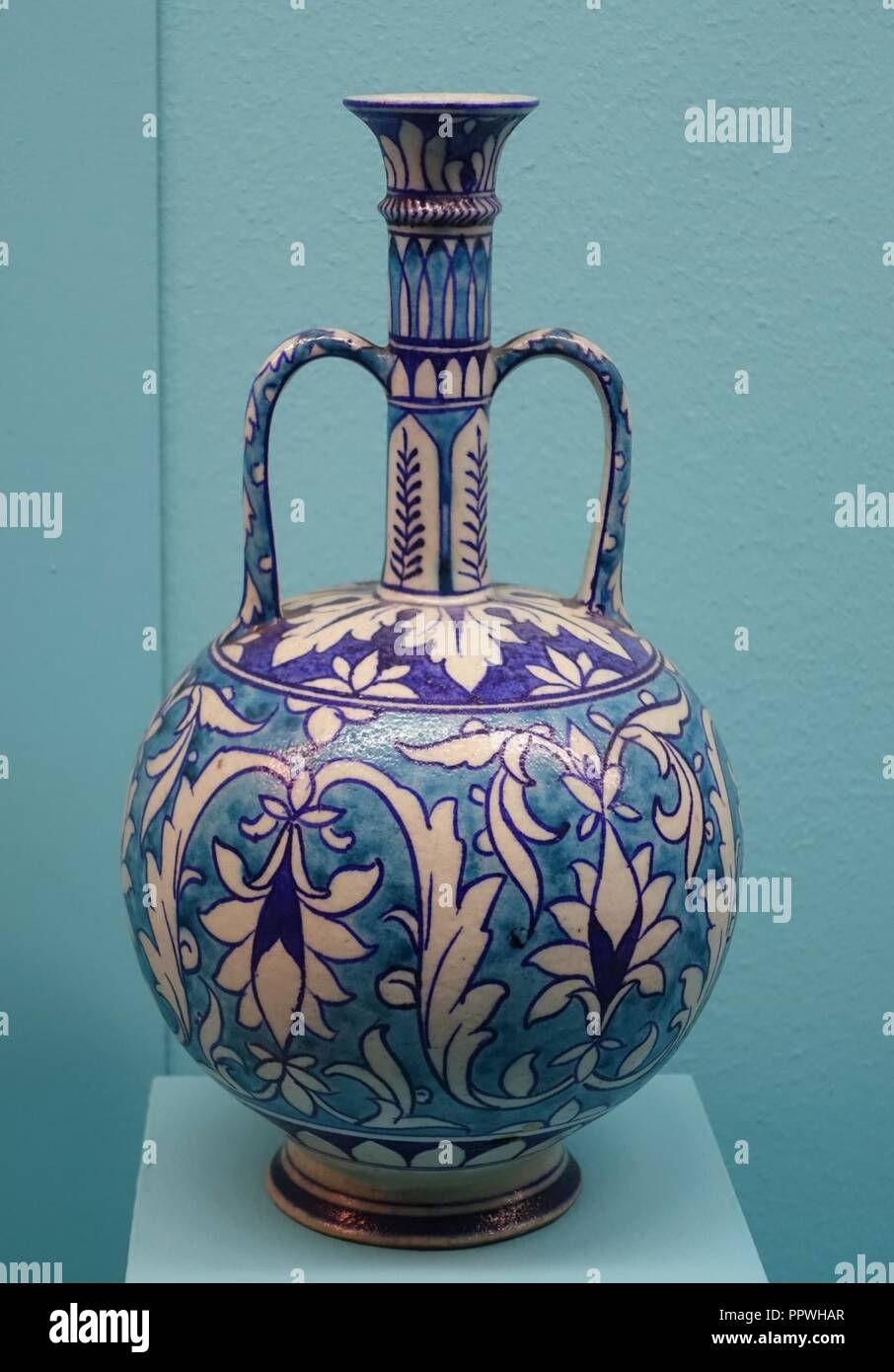 Bottle with two handles, Pakistan, Multan, 1850-1900 AD, quartz frit ...