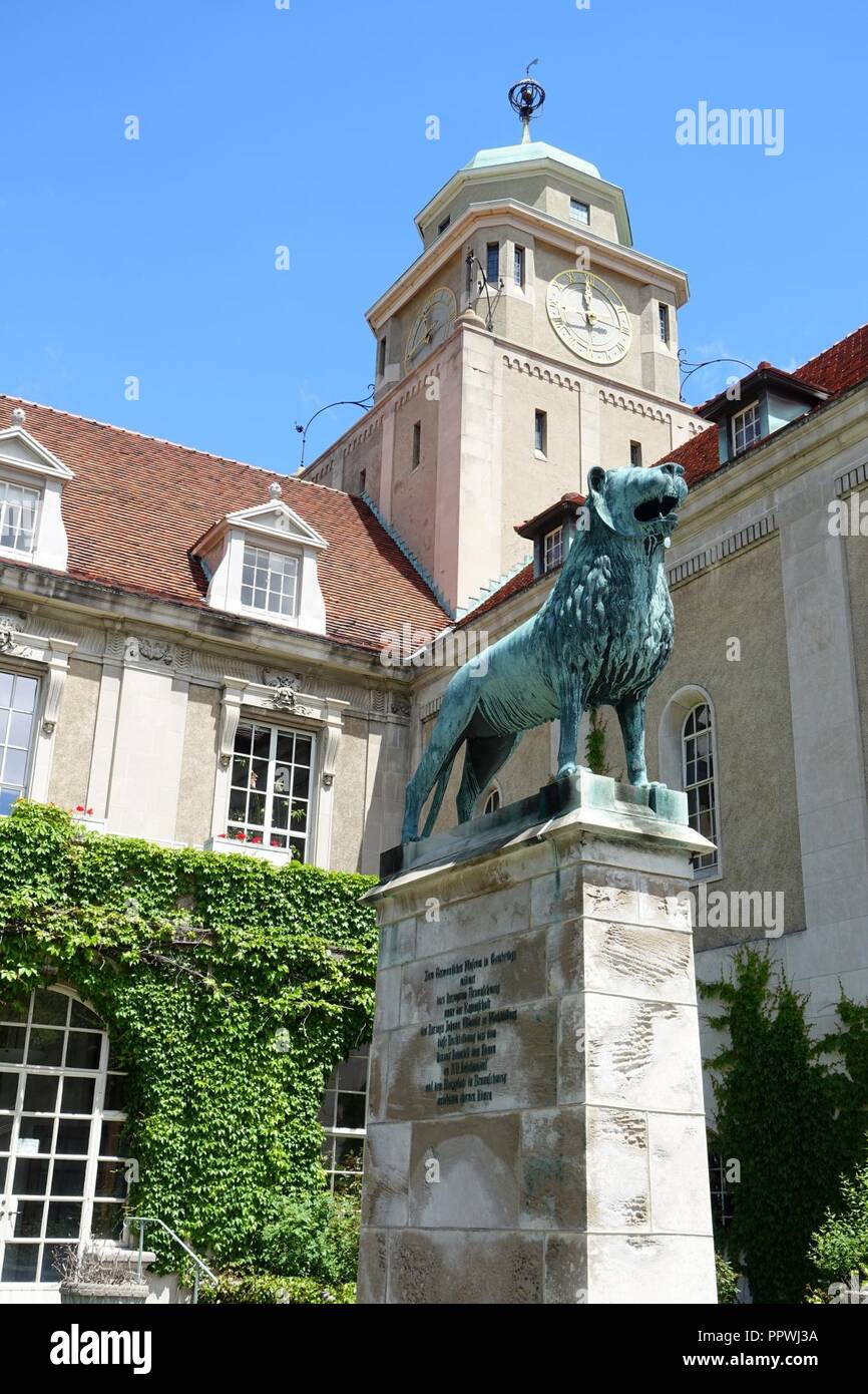 Braunschweiger Löwe copy, Adolphus Busch Hall, Harvard University Stock ...