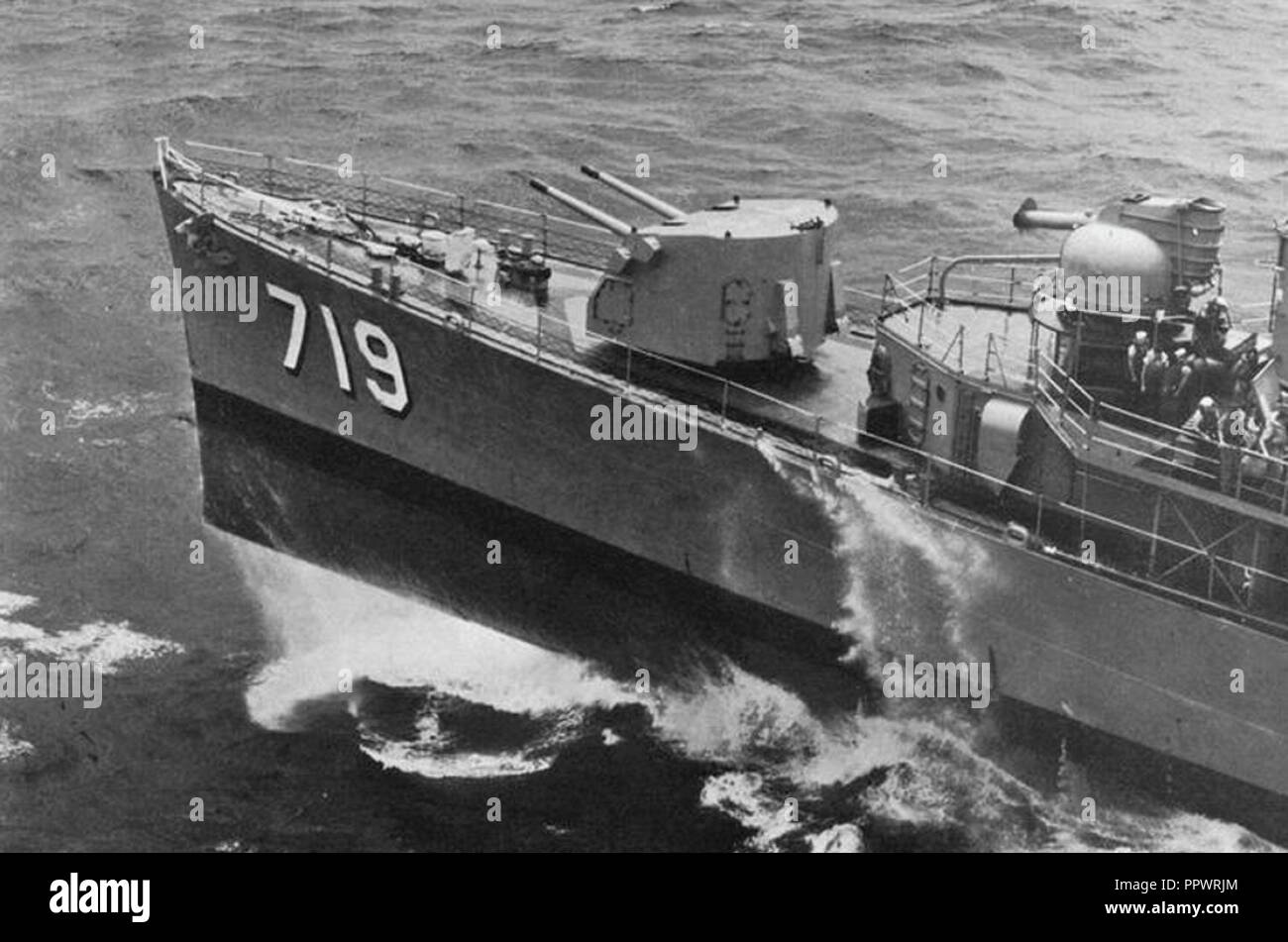 Bow of USS Epperson (DDE-719) in heavy seas, in 1960 Stock Photo - Alamy