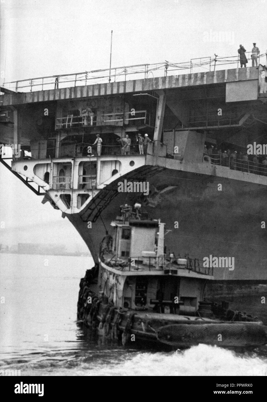 Bow of USS Ticonderoga (CVA-14) during SCB-125 conversion 1956 Stock ...