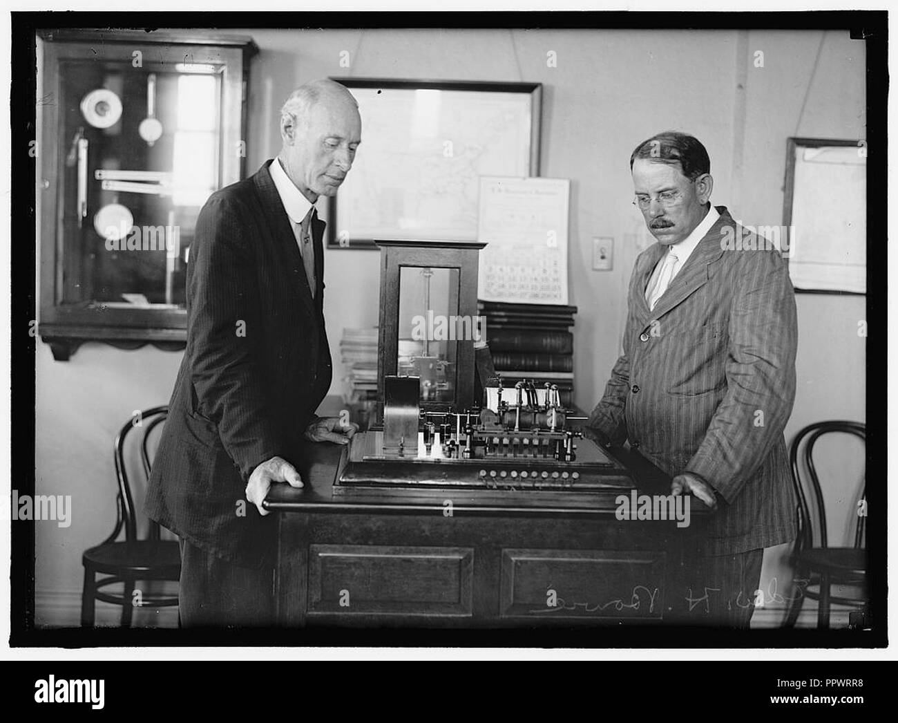 Weather instruments Black and White Stock Photos & Images - Alamy