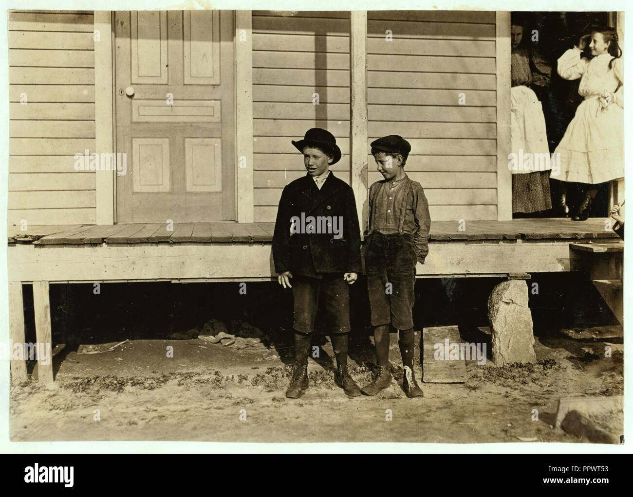 Under sized hi-res stock photography and images - Alamy