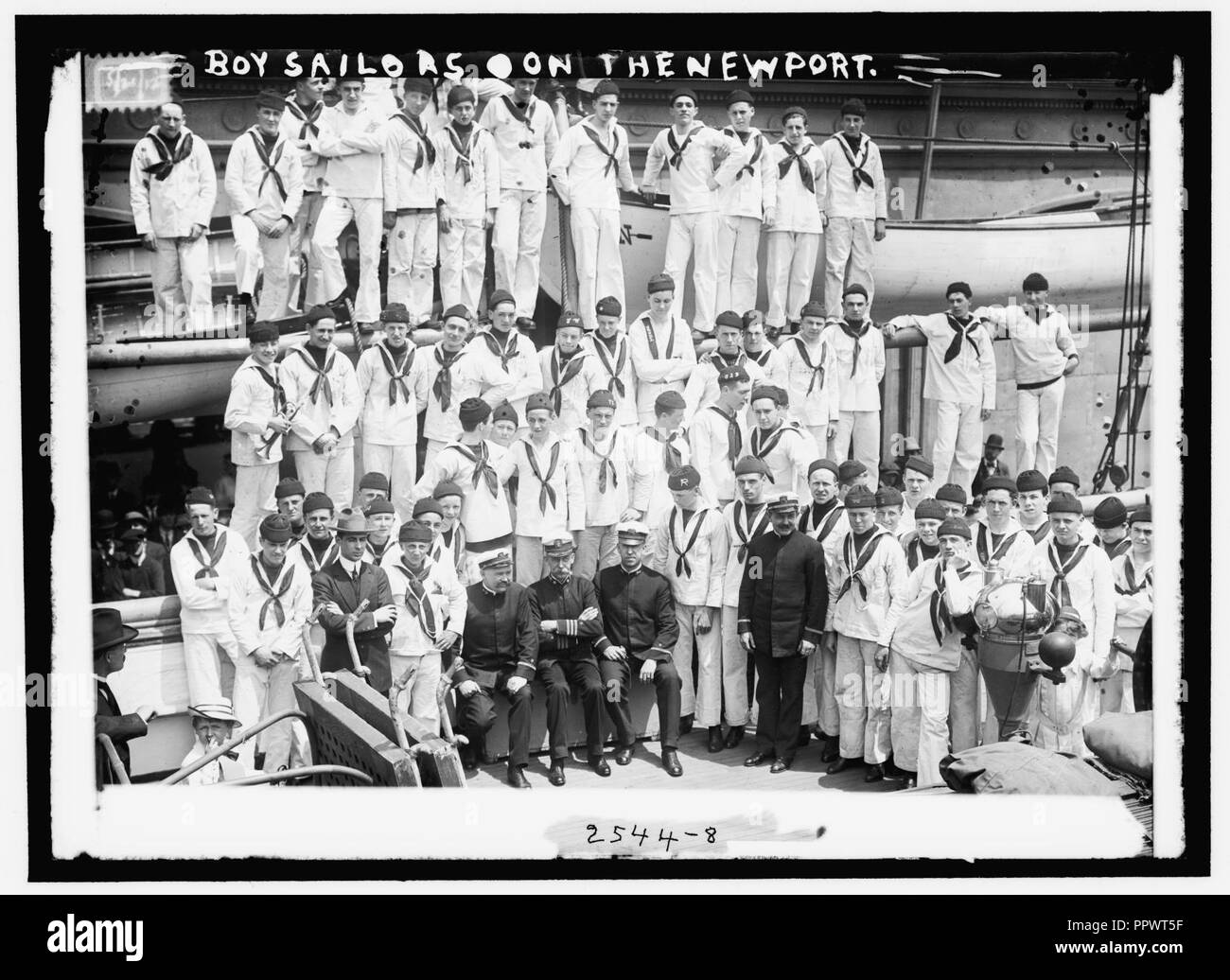Boy sailors hi-res stock photography and images - Alamy