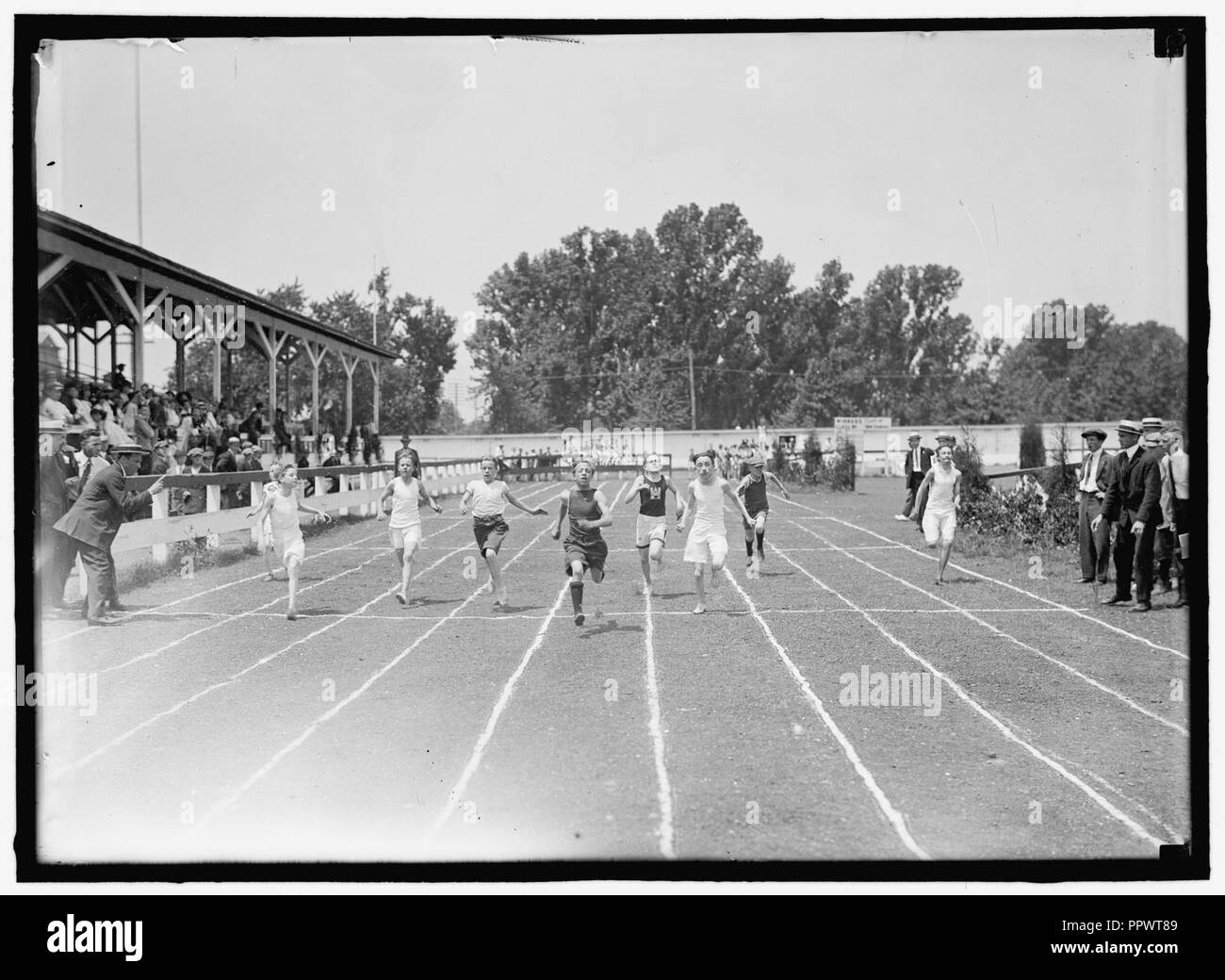 BOY SCOUTS. FIELD SPORTS Stock Photo - Alamy