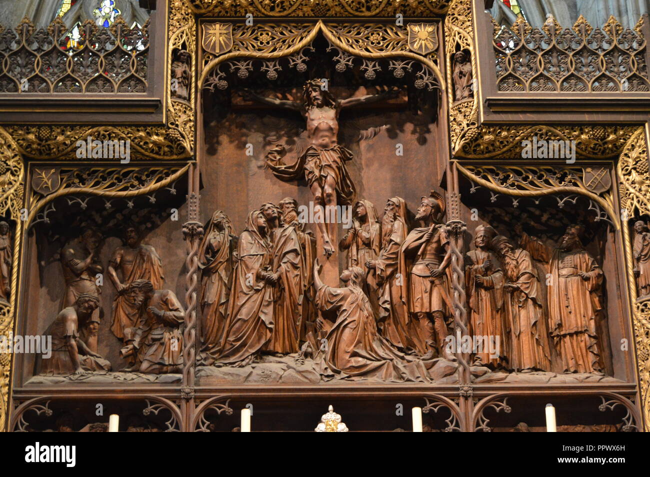Oberammergau wood carving hi-res stock photography and images - Alamy