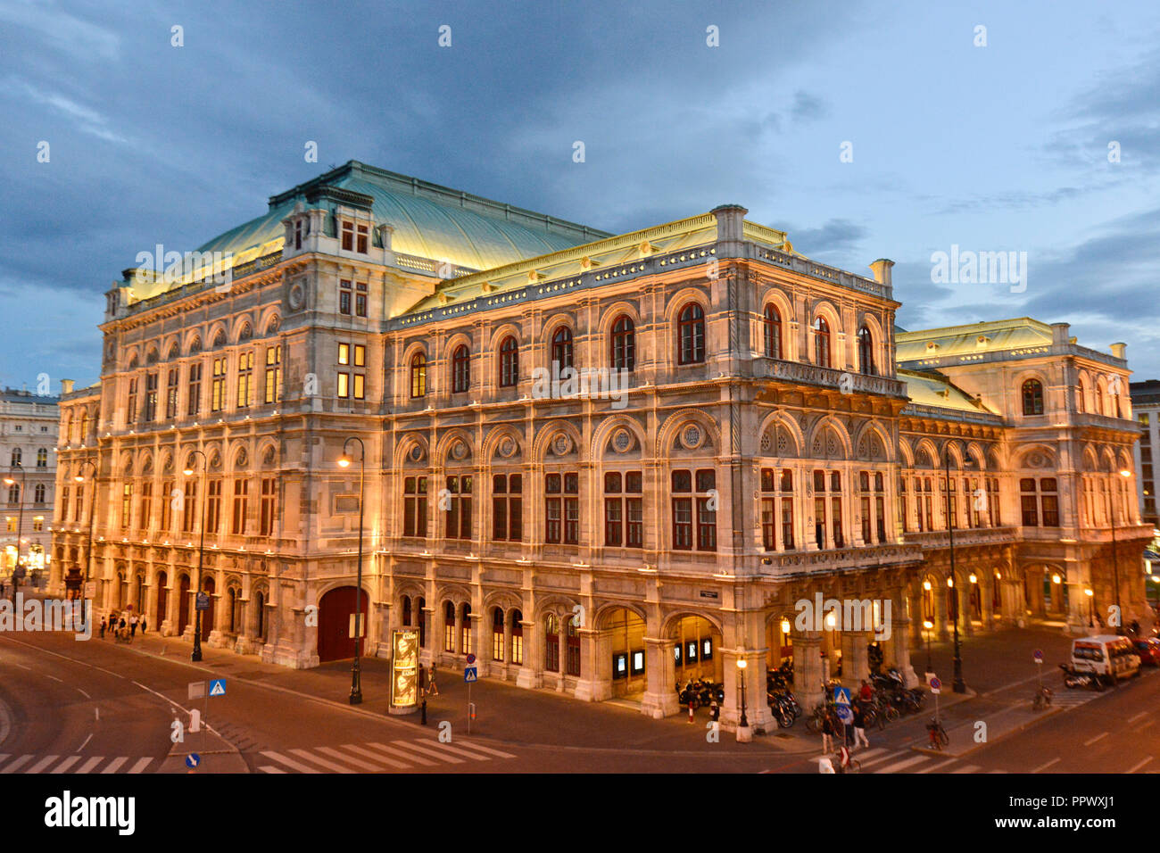 Vienna and austria and ringstrasse hi-res stock photography and images ...