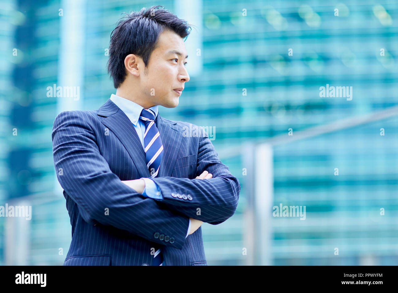 Japanese businessman downtown Tokyo Stock Photo - Alamy