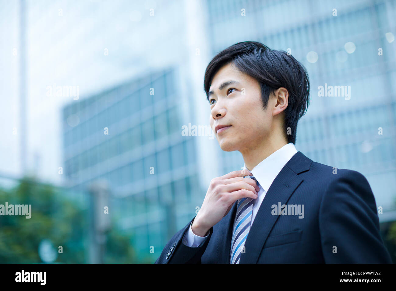 Japanese businessman downtown Tokyo Stock Photo - Alamy