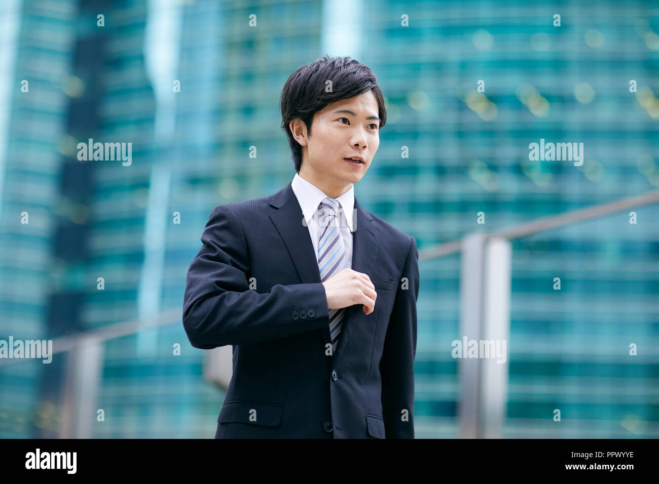 Japanese businessman downtown Tokyo Stock Photo - Alamy