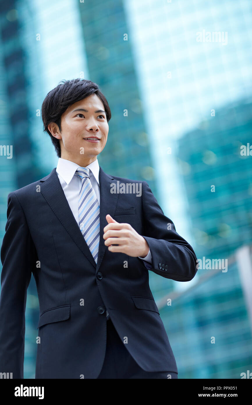 Japanese businessman downtown Tokyo Stock Photo - Alamy