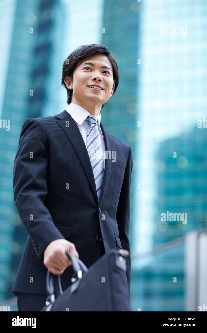 Japanese businessman downtown Tokyo Stock Photo - Alamy