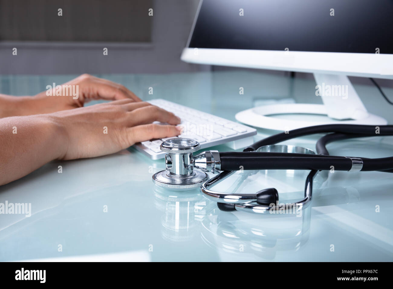 Computer reflect hi-res stock photography and images - Alamy