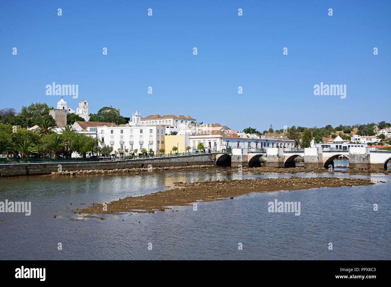 Tavira medieval bridge hi-res stock photography and images - Alamy