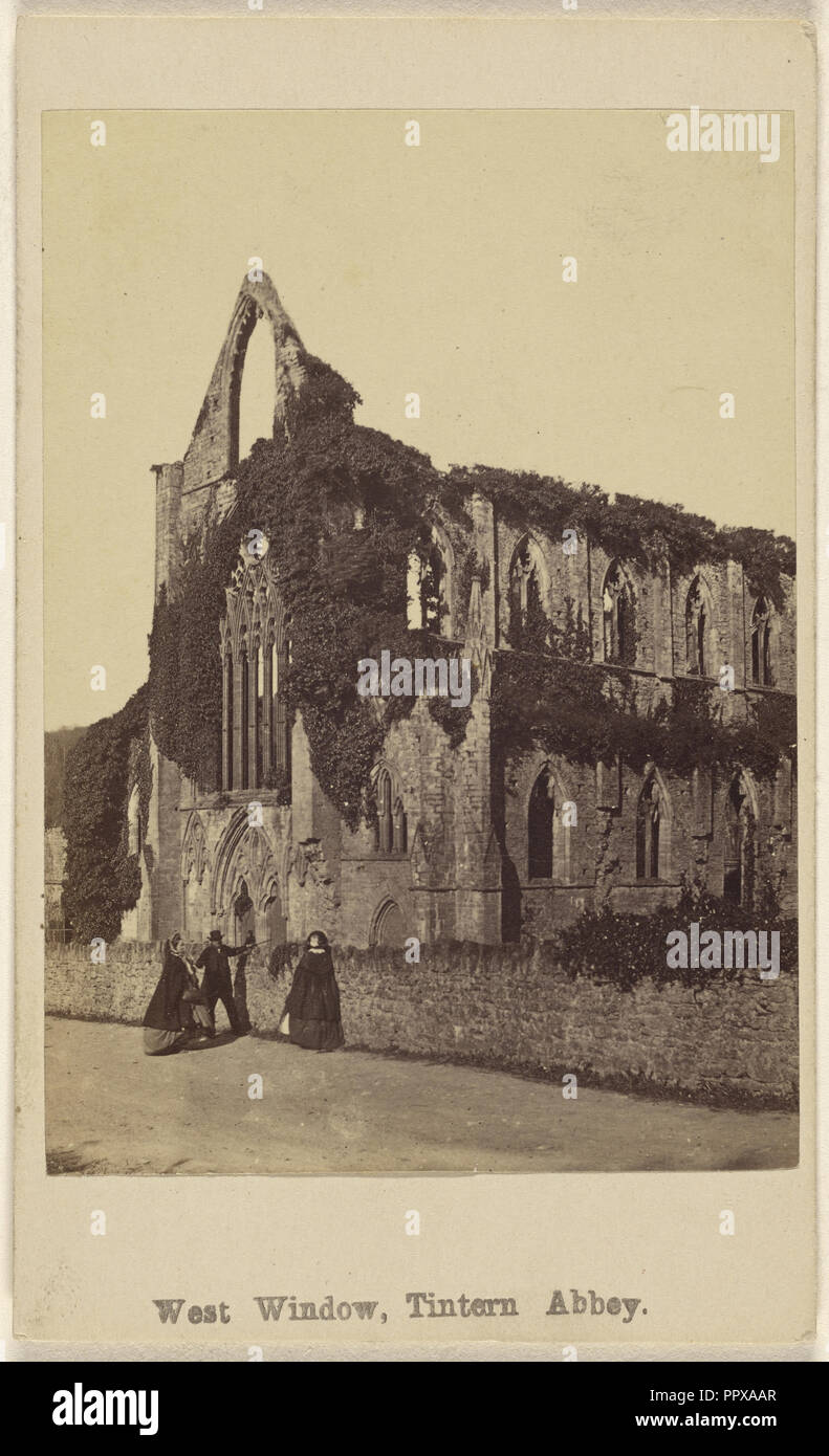 West window tintern abbey hi-res stock photography and images - Alamy