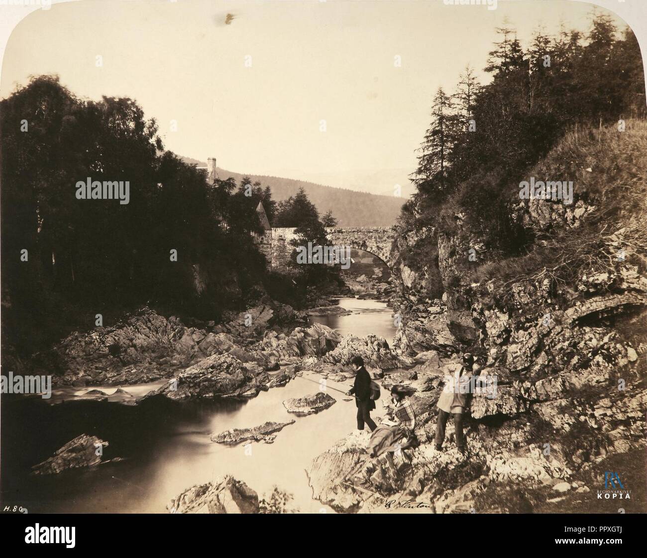 Castleton bridge hi-res stock photography and images - Alamy