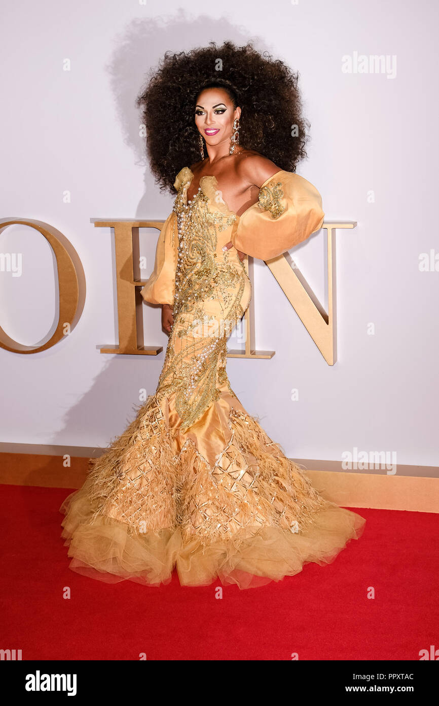 Pierce the star hi-res stock photography and images - Alamy