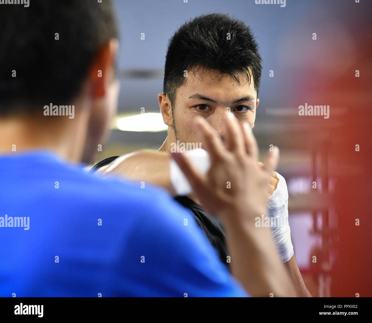 Tokyo, Japan. 27th Sep, 2018. (R-L) Ryota Murata, Sendai Tanaka Boxing ...