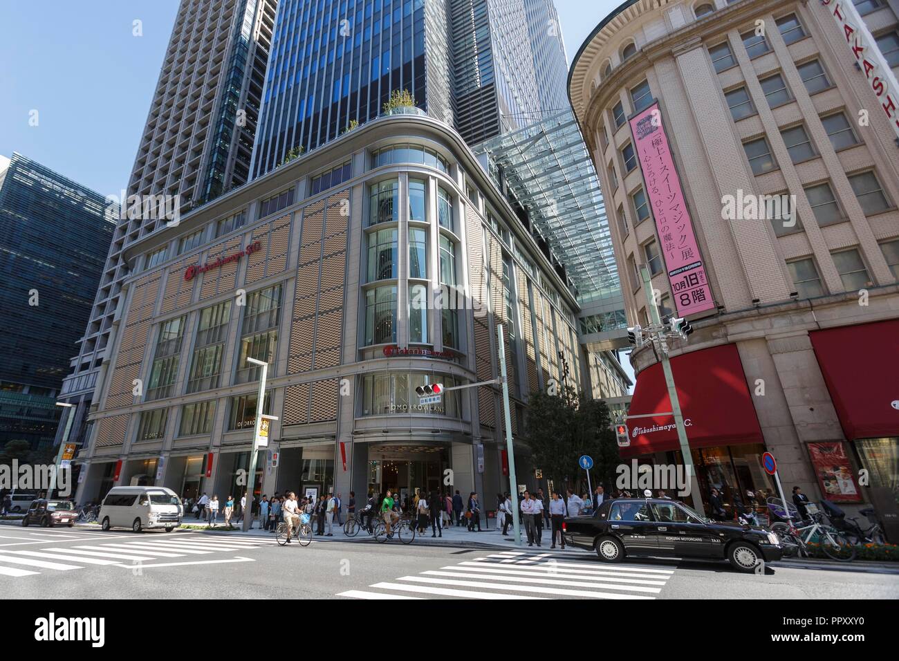 A view of the new wing of Takashimaya Department Store (L) in ...