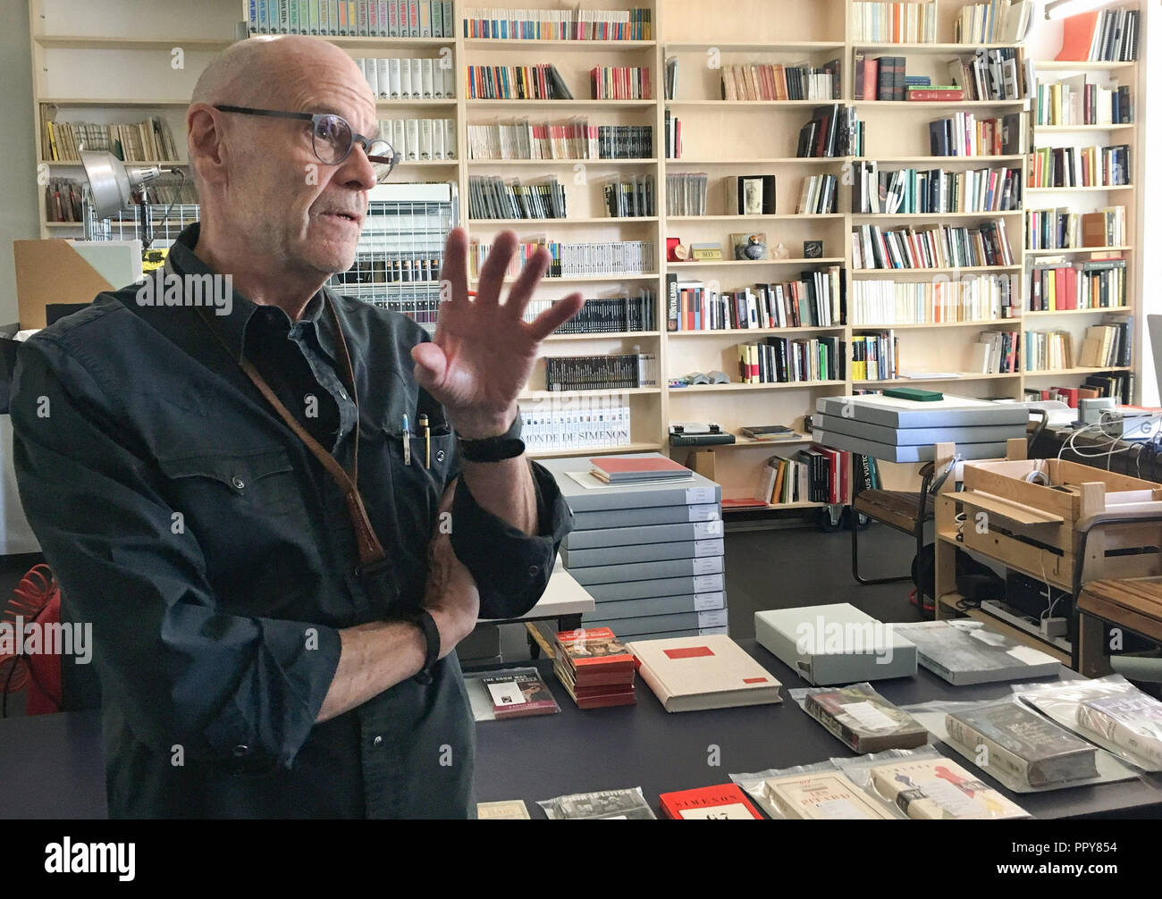 John simenon hi-res stock photography and images - Alamy