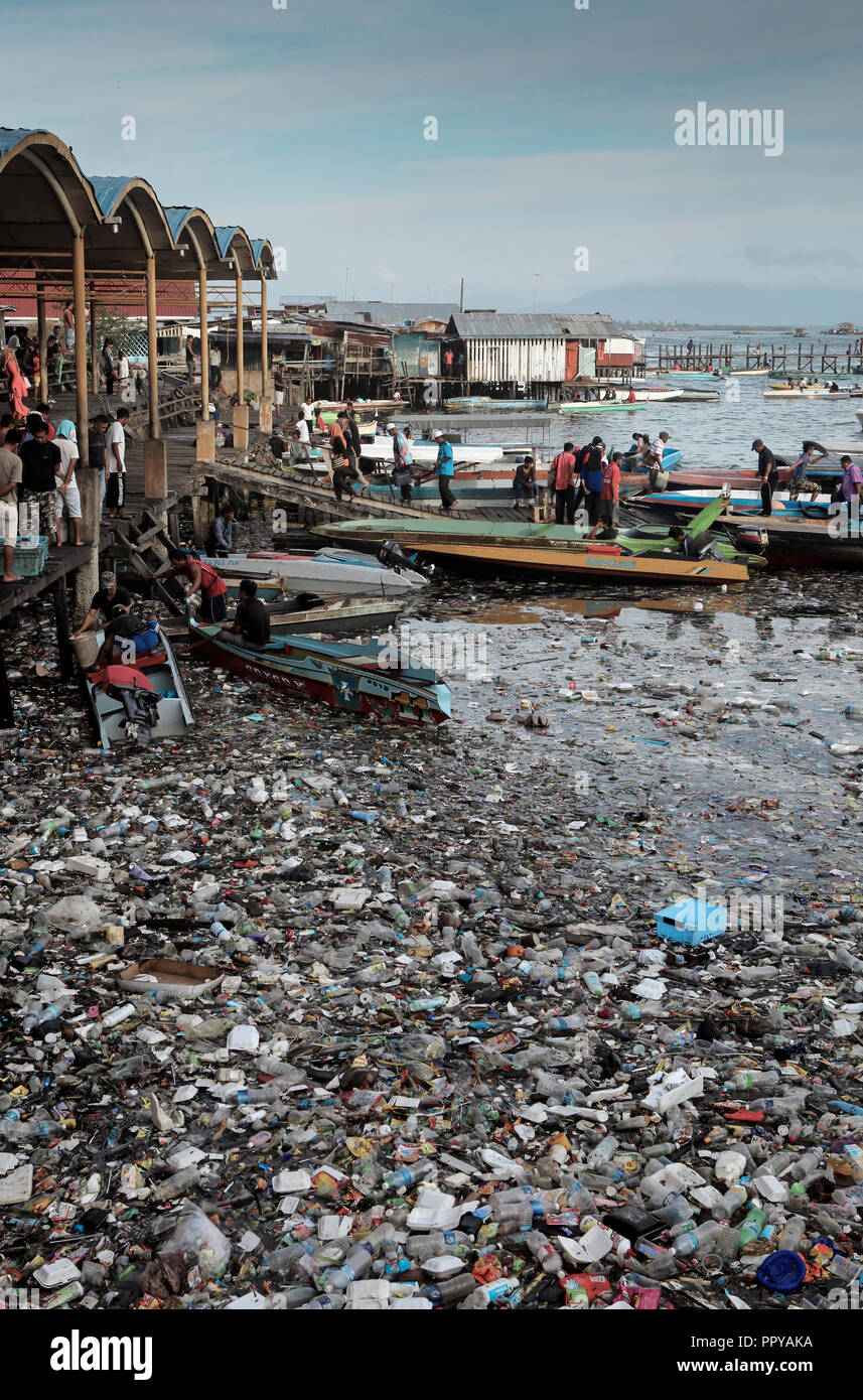 Microplastics sea floating hi-res stock photography and images - Alamy