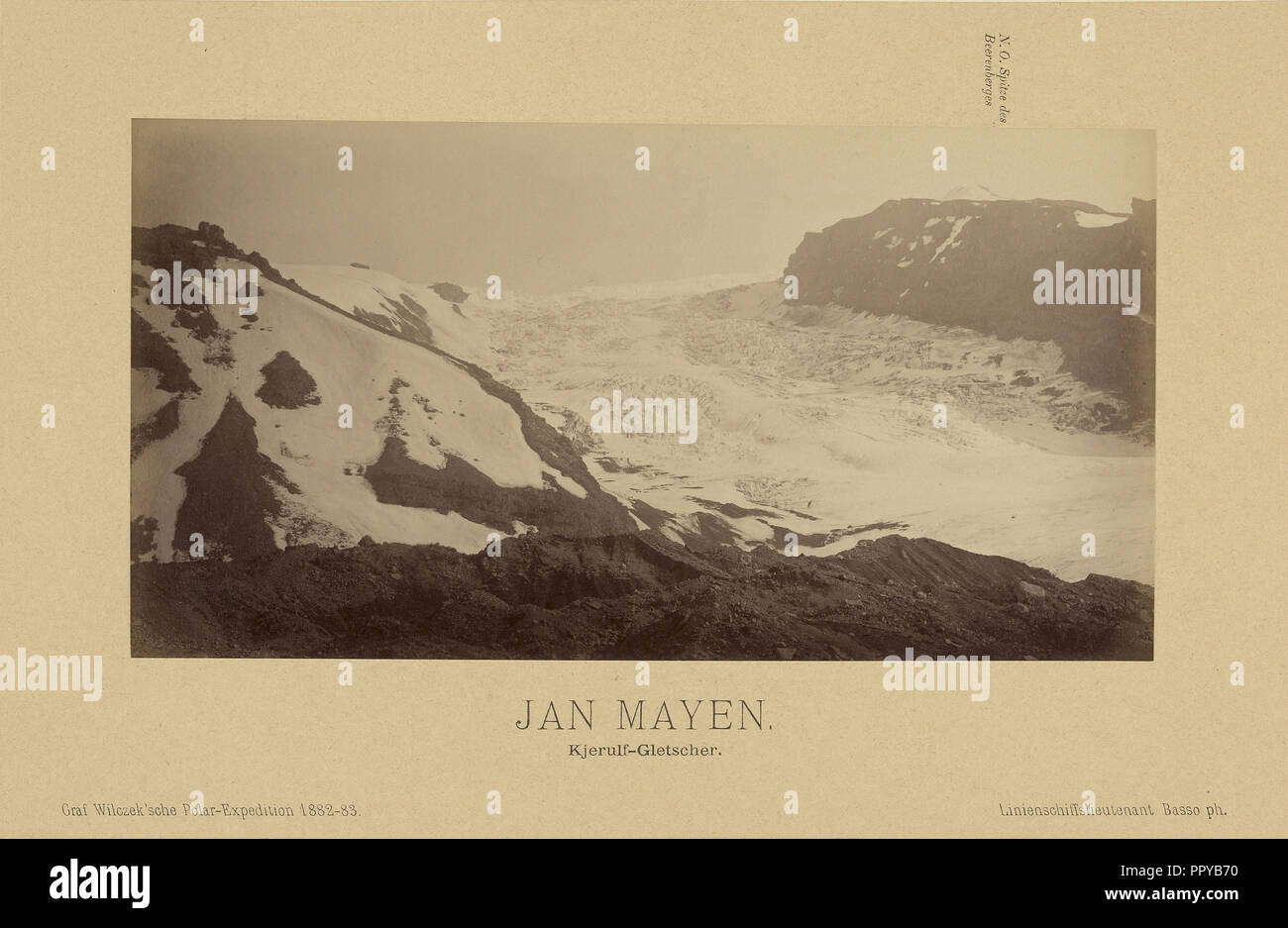 Kjerulf gletscher hi-res stock photography and images - Alamy