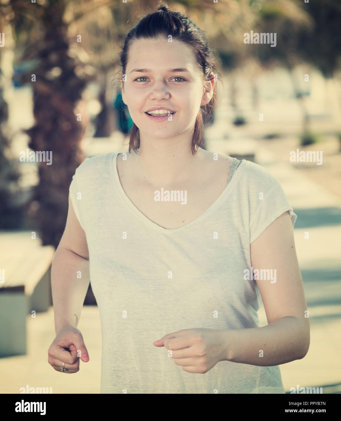 Woman jogging beach spring hi-res stock photography and images - Alamy