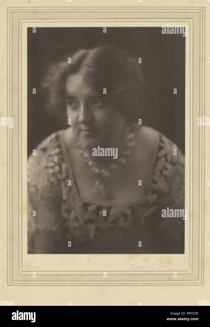 Dora curtis hi-res stock photography and images - Alamy