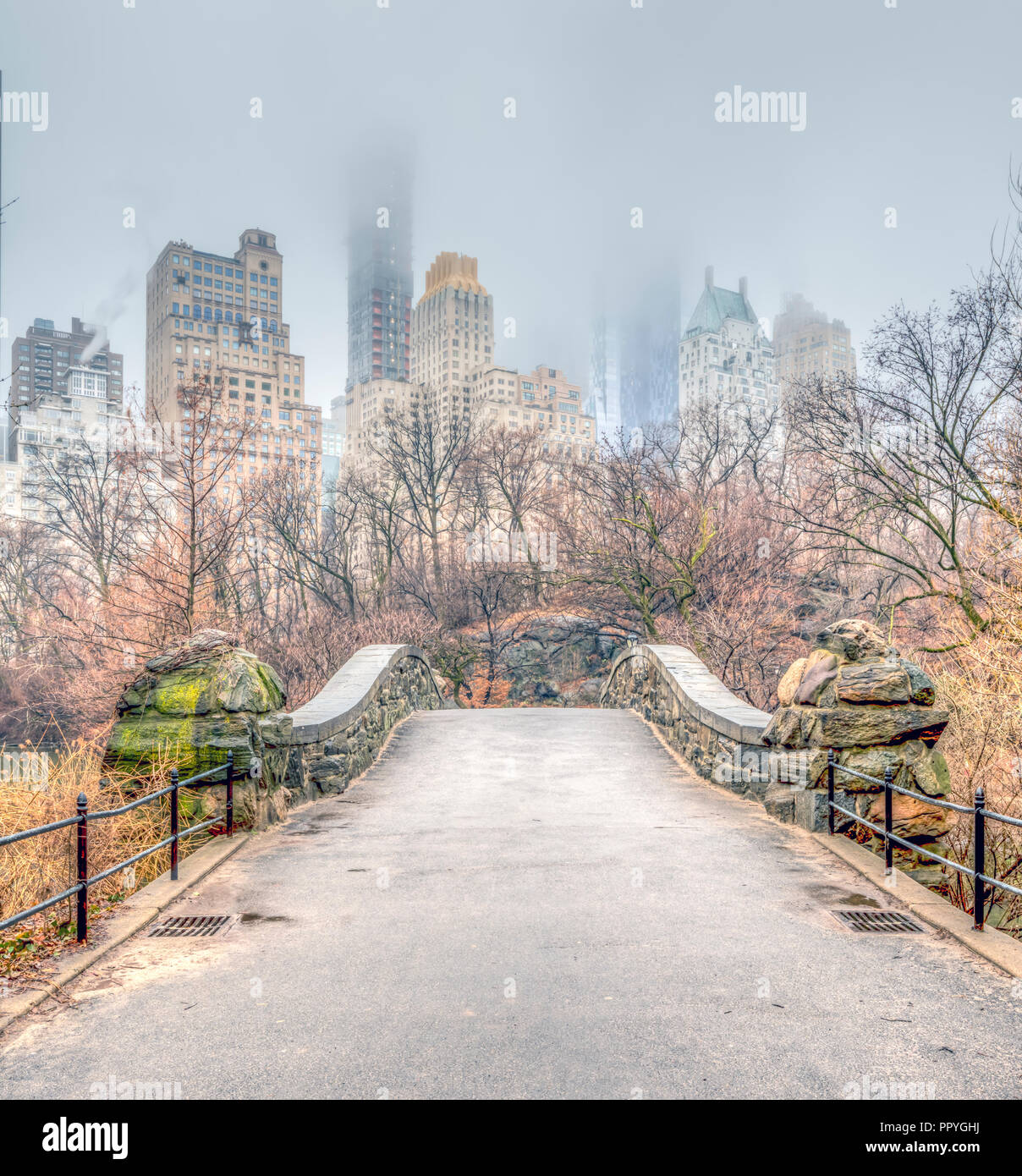 Gapstow Bridge is one of the icons of Central Park, Manhattan in New ...
