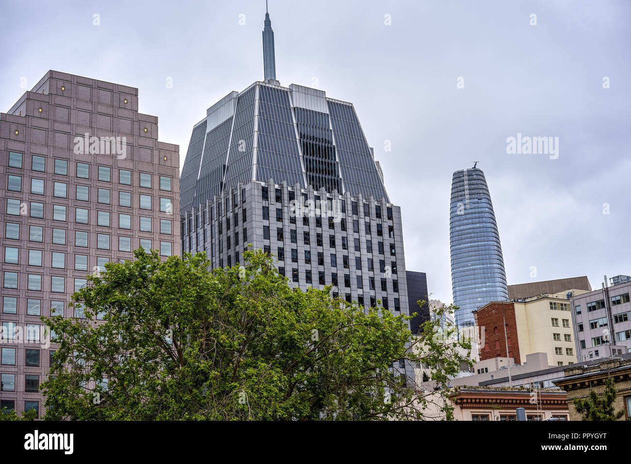 High rise buildings in downtown san francisco hi-res stock photography ...