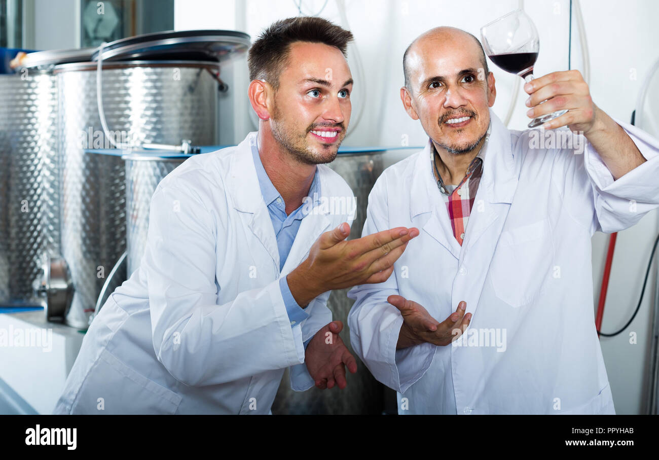 Two positive spanish men hi-res stock photography and images - Alamy