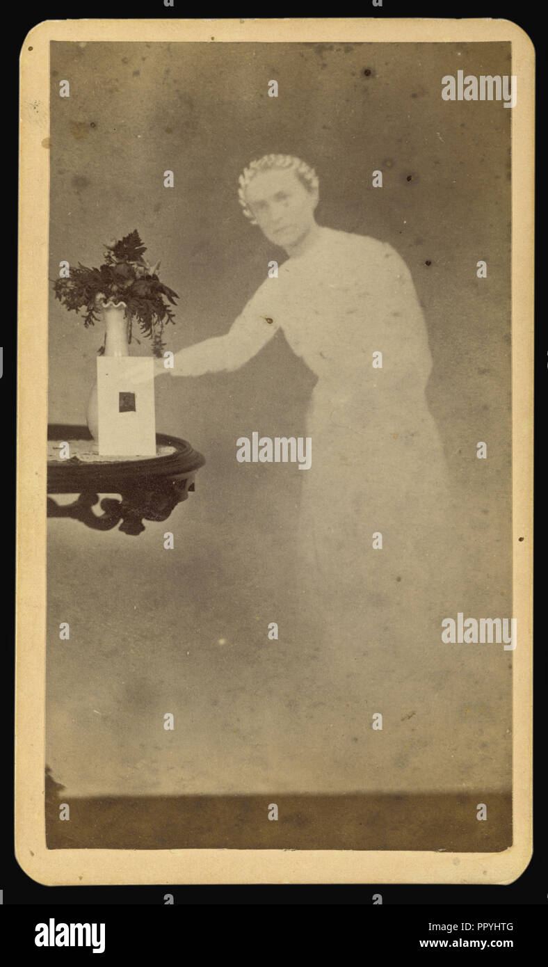 Propped photograph hi-res stock photography and images - Alamy