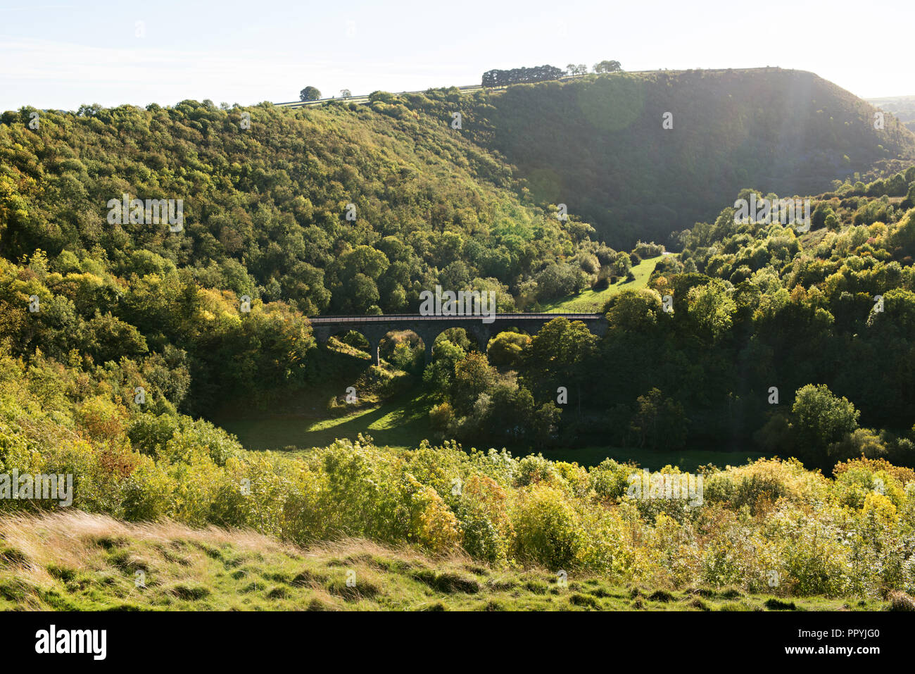 Monsal weir in monsal head valley hi-res stock photography and images ...