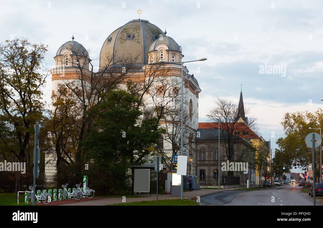 Synagoge budapest hi-res stock photography and images - Alamy