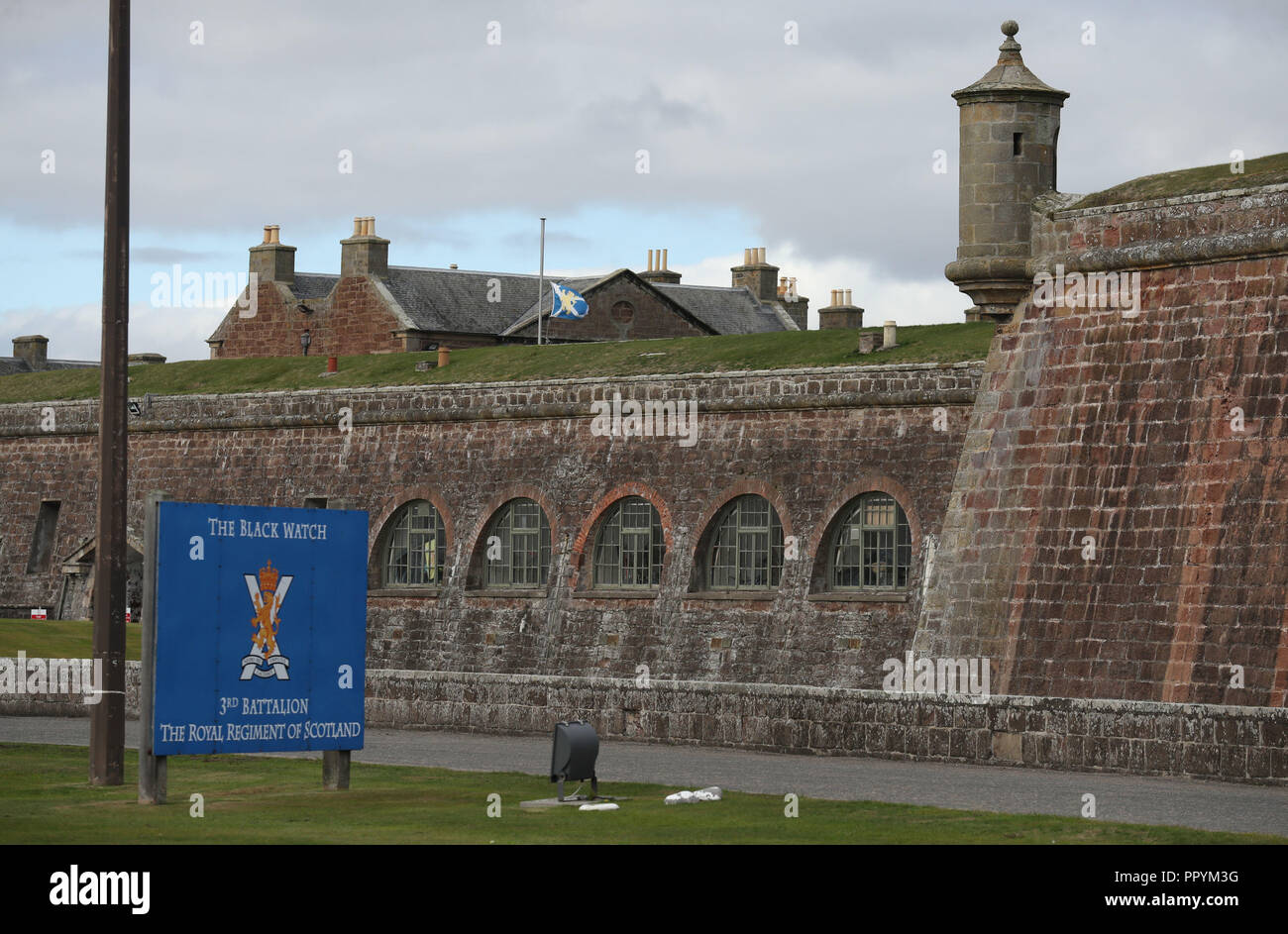 Soldiers from the royal regiment of scotland 3 scots hi-res stock ...