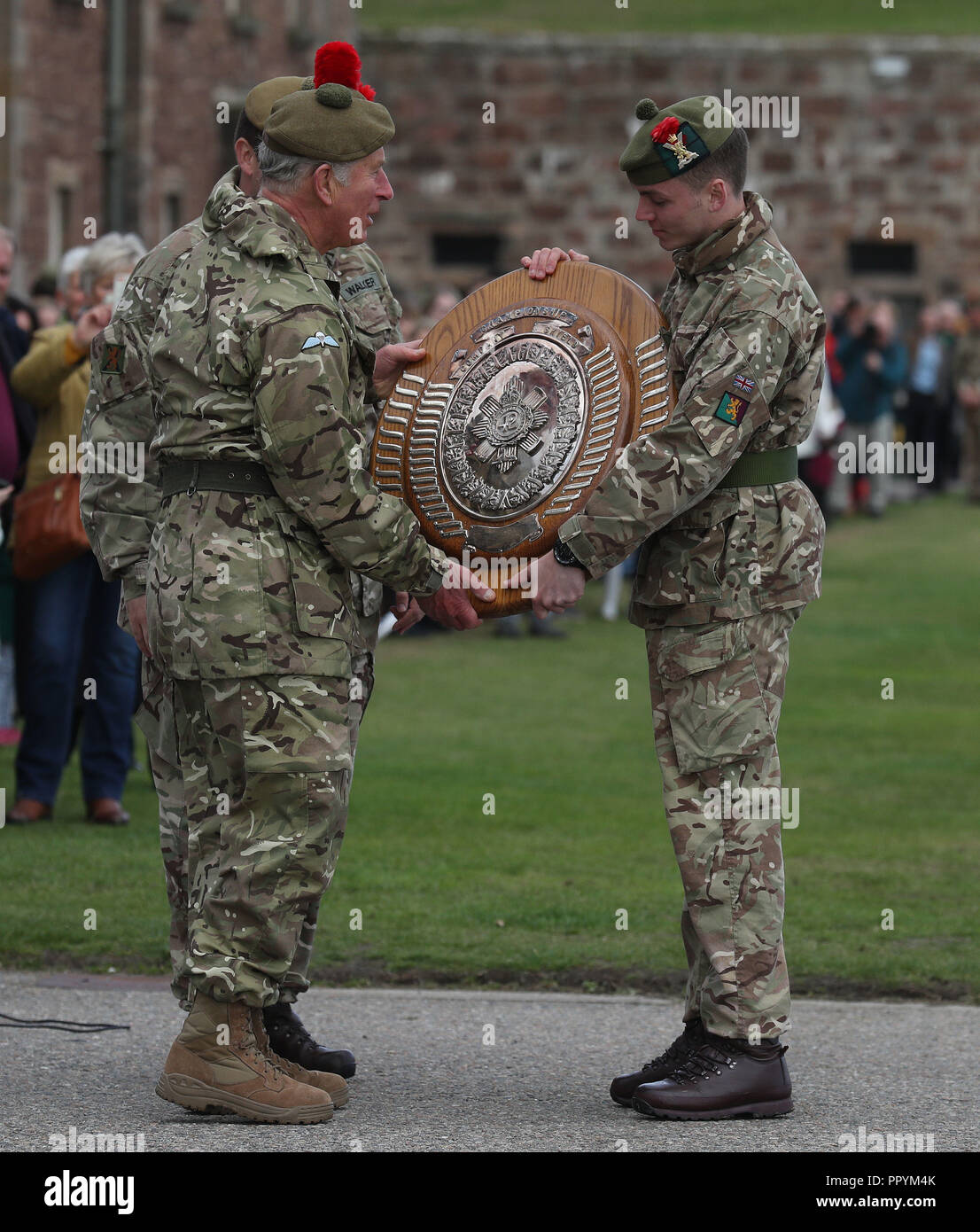 Soldiers from the royal regiment of scotland 3 scots hi-res stock ...