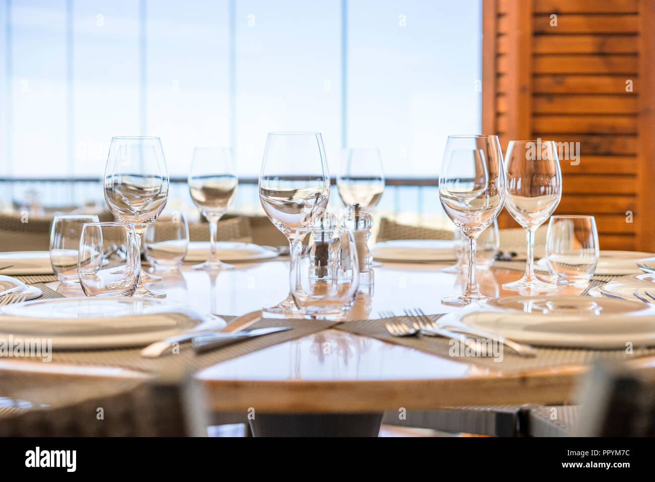 Restaurant dining food plates hi-res stock photography and images - Alamy