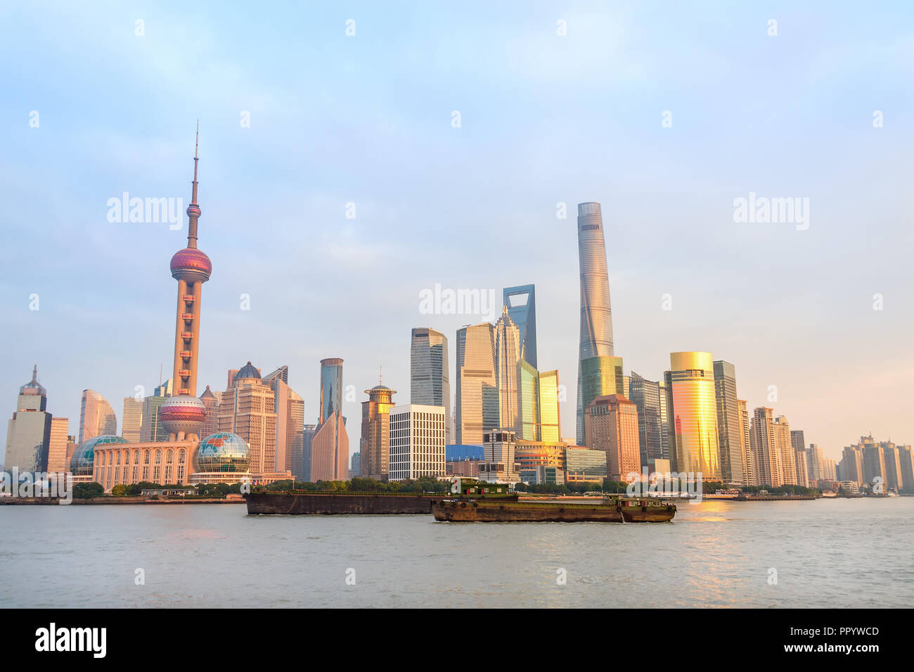 China shanghai modern architecture hi-res stock photography and images ...
