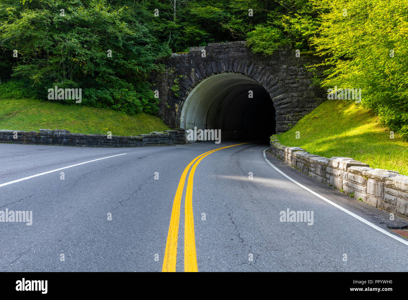 Highway tunnel hi-res stock photography and images - Alamy
