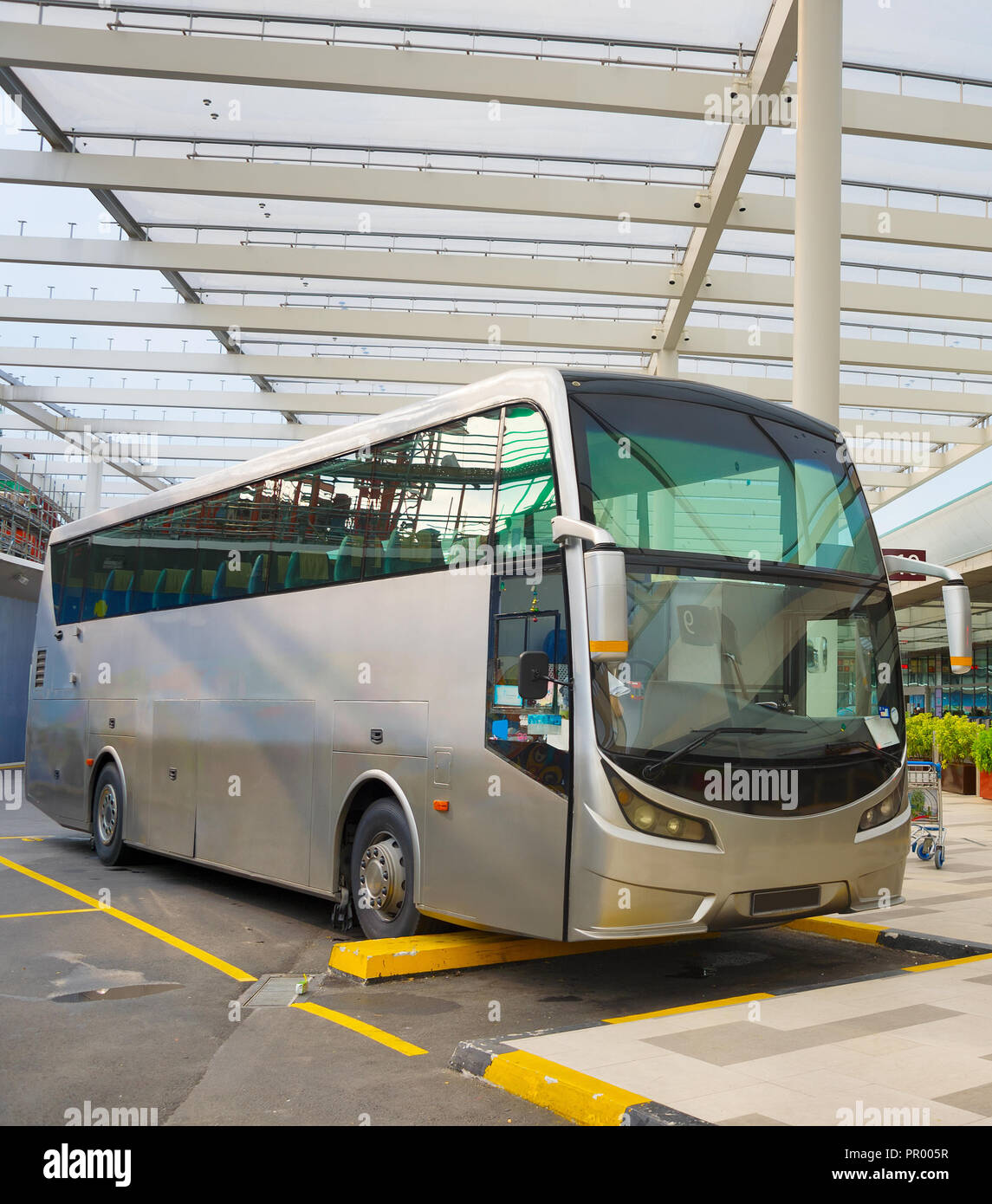Tourist bus parking lot hi-res stock photography and images - Alamy