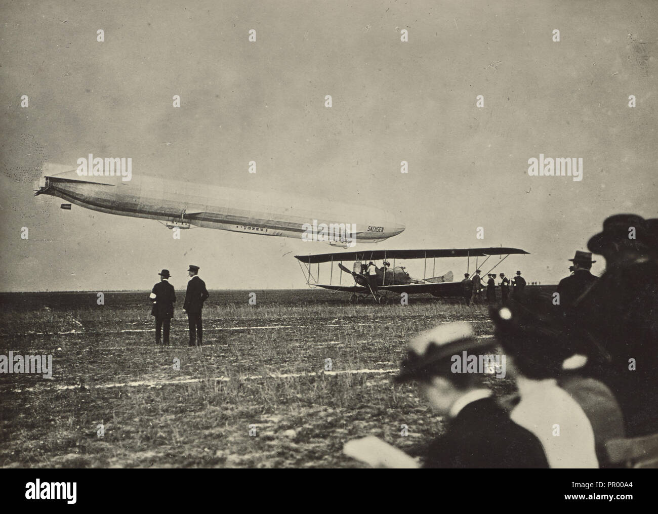 Rigid airship hi-res stock photography and images - Alamy