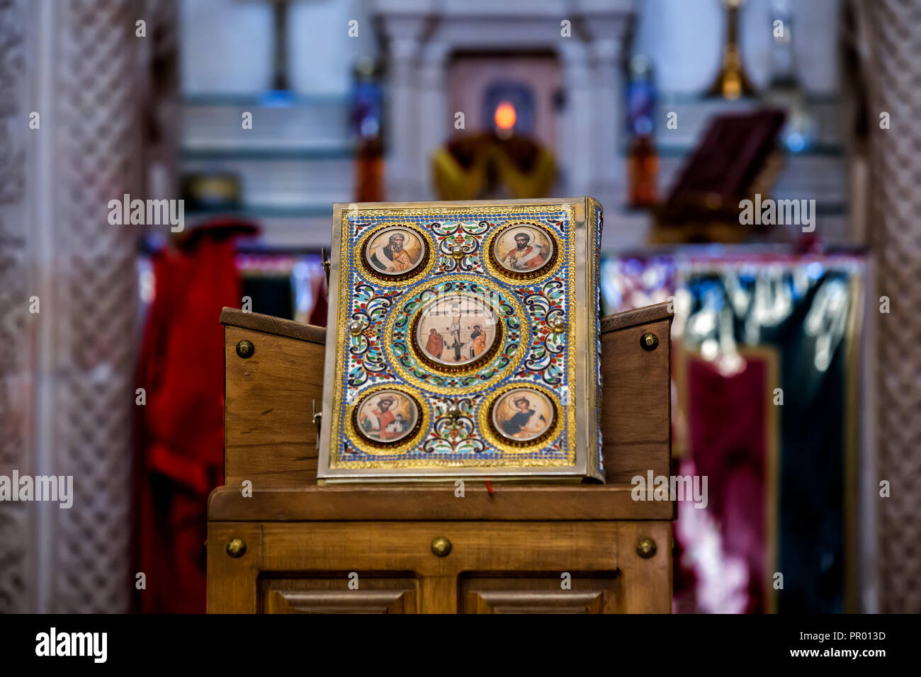 Orthodox bible hi-res stock photography and images - Alamy