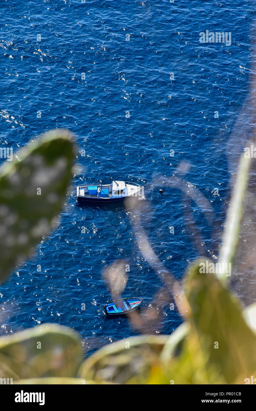 Fisherman ship ocean hi-res stock photography and images - Alamy