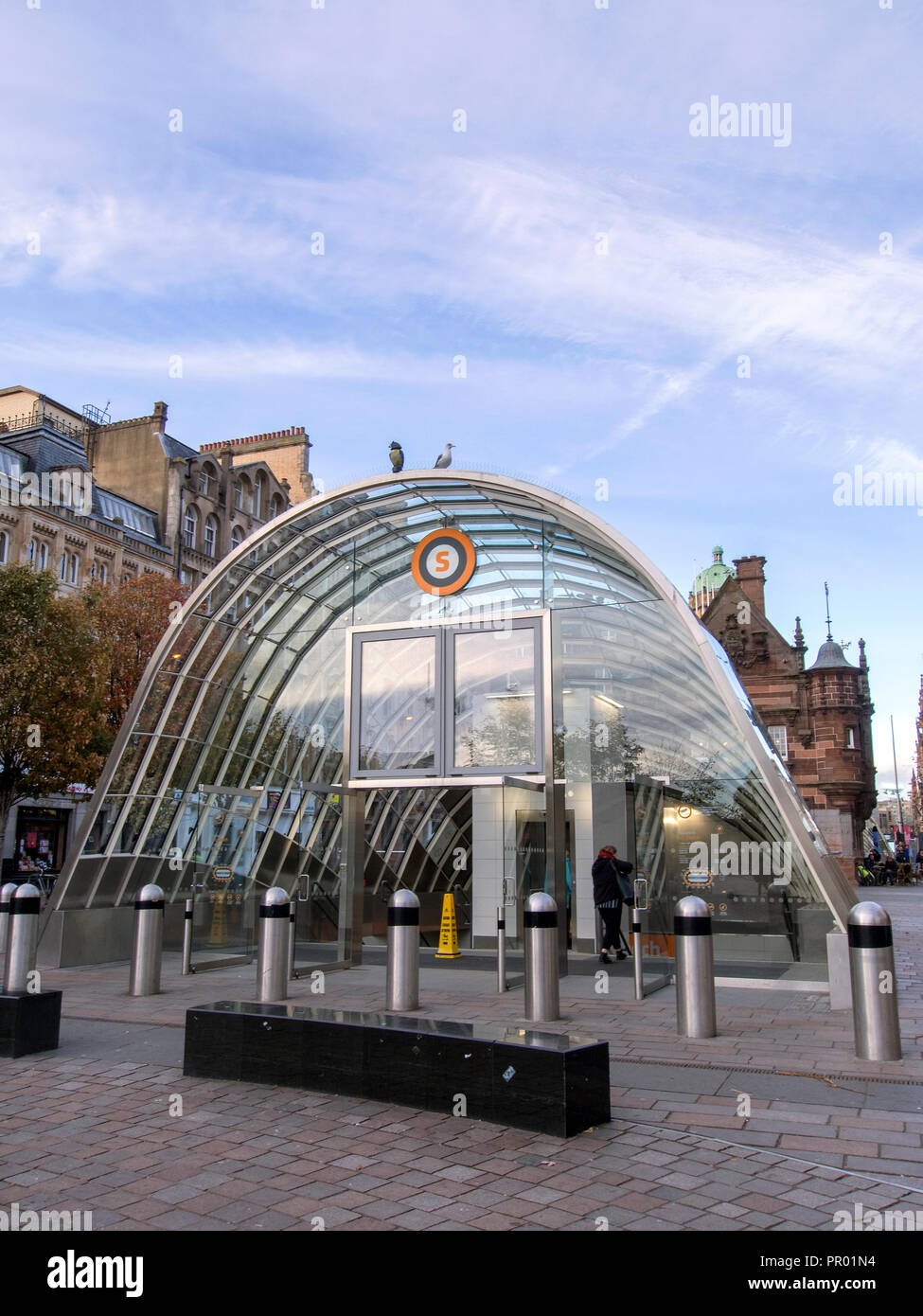 St enoch subway station hi-res stock photography and images - Alamy