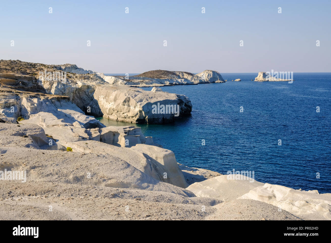 White rock cliff milos island hi-res stock photography and images - Alamy